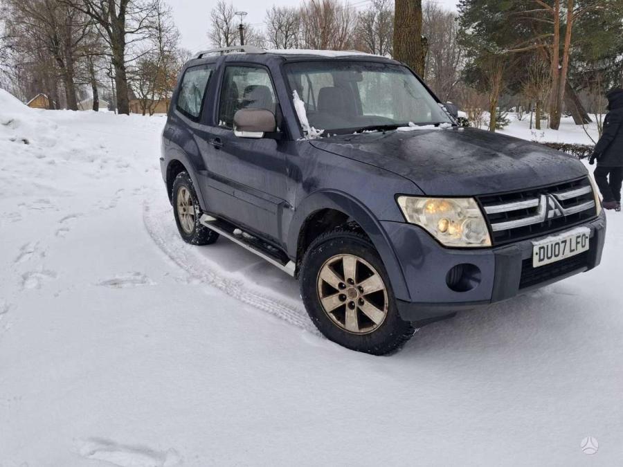 Zils Mitsubishi Shogun 2007 Šauļi, ar dzinēja tilpumu 3.20 L un nobraukumu 162 tūkst. km par 3500 €, foto 3 vietnē AUTOMOTO.COM.LV