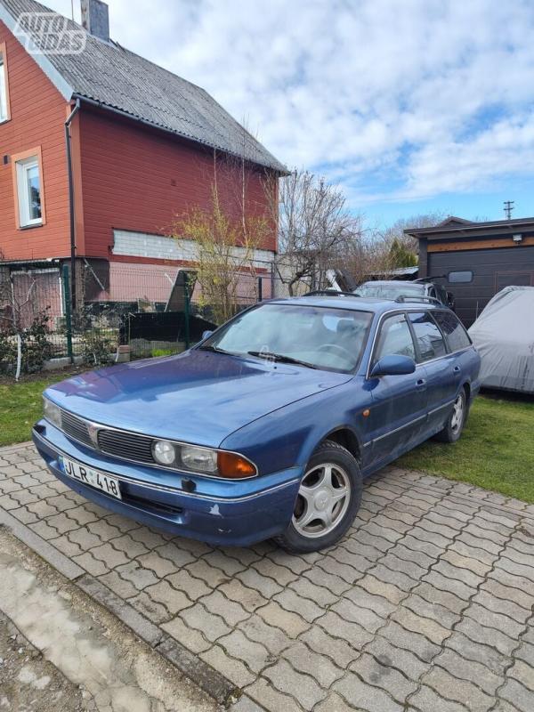 Blue Mitsubishi Sigma 1993 in Klaipeda, with an engine capacity of 3.00 L and mileage of 0 thousand km for 900 €, photo 2 on AUTOMOTO.COM.LV