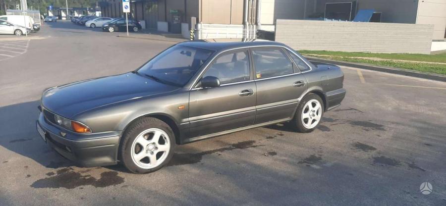 Pelēks Mitsubishi Sigma 1993 Viļņa, ar dzinēja tilpumu 2.97 L un nobraukumu 113 tūkst. km par 7200 €, foto 1 vietnē AUTOMOTO.COM.LV