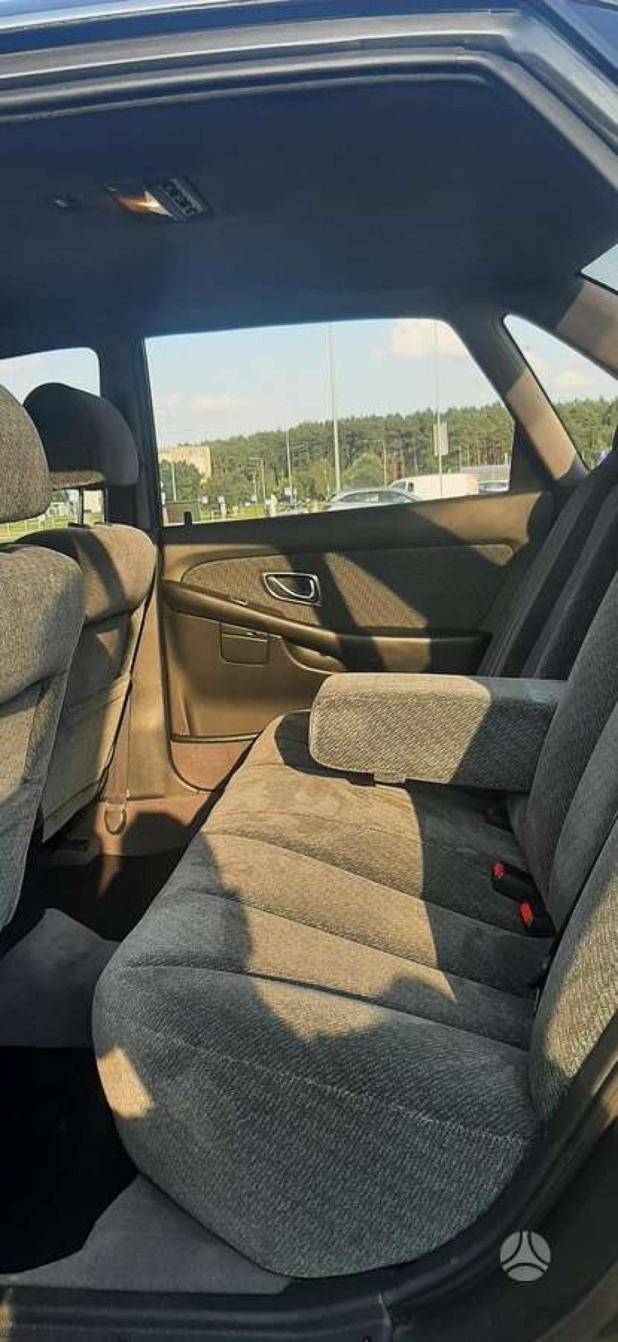 Pelēks Mitsubishi Sigma 1993 Viļņa, ar dzinēja tilpumu 2.97 L un nobraukumu 113 tūkst. km par 7200 €, foto 7 vietnē AUTOMOTO.COM.LV