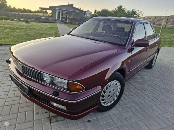 Red Mitsubishi Sigma 1992 in Vilnius, with an engine capacity of 2.97 L and mileage of 141 thousand km for 4900 €, photo 3 on AUTOMOTO.COM.LV