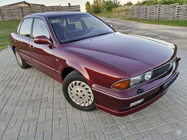 Red Mitsubishi Sigma 1992 in Vilnius, with an engine capacity of 2.97 L and mileage of 141 thousand km for 4900 €, photo 8 on AUTOMOTO.COM.LV