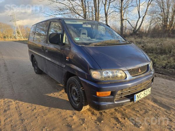Blue Mitsubishi space-gear 2000 in Riga, with an engine capacity of 2.00 L and mileage of 189 thousand km for 2900 €, photo 1 on AUTOMOTO.COM.LV