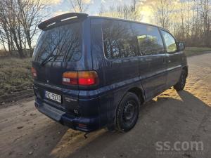 Blue Mitsubishi space-gear 2000 in Riga, with an engine capacity of 2.00 L and mileage of 189 thousand km for 2900 €, photo 2 on AUTOMOTO.COM.LV