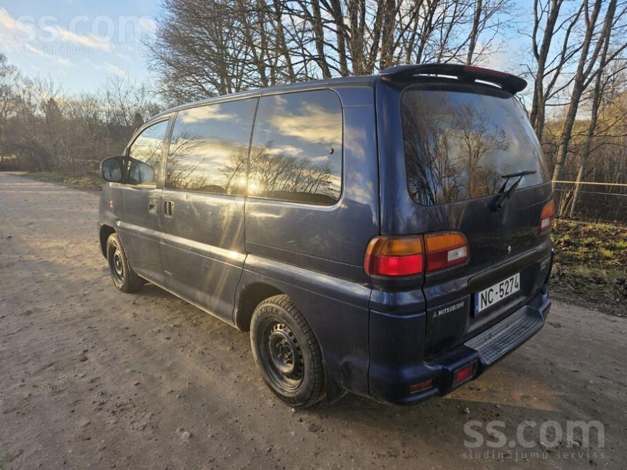 Blue Mitsubishi space-gear 2000 in Riga, with an engine capacity of 2.00 L and mileage of 189 thousand km for 2900 €, photo 3 on AUTOMOTO.COM.LV