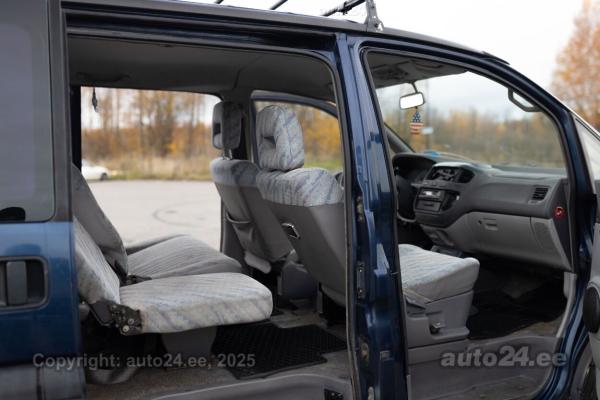 Blue Mitsubishi space-gear 1998 in Tallinn, with an engine capacity of 2.00 L and mileage of 278 thousand km for 1199 €, photo 11 on AUTOMOTO.COM.LV