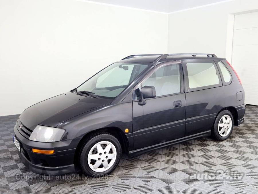 Black Mitsubishi space-runner 2001 in Tallinn, with an engine capacity of 2.40 L and mileage of 159 thousand km for 799 €, photo 2 on AUTOMOTO.COM.LV