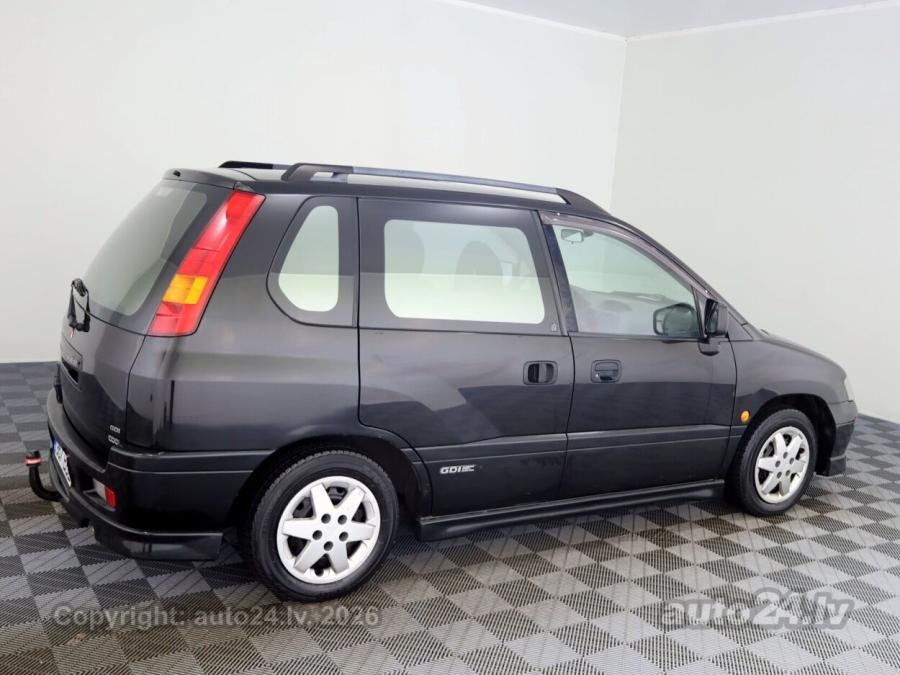 Black Mitsubishi space-runner 2001 in Tallinn, with an engine capacity of 2.40 L and mileage of 159 thousand km for 799 €, photo 3 on AUTOMOTO.COM.LV
