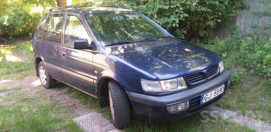Blue Mitsubishi space-runner 1998 in Riga, with an engine capacity of 1.80 L and mileage of 216 thousand km for 1000 €, photo 1 on AUTOMOTO.COM.LV