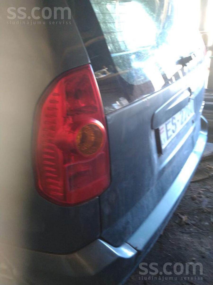 Zaļš Mitsubishi Space Star 2003 Ventspils, ar dzinēja tilpumu 1.60 L un nobraukumu 200 tūkst. km par 400 €, foto 3 vietnē AUTOMOTO.COM.LV