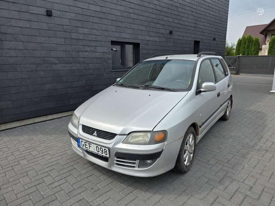 Pelēks Mitsubishi Space Star 2004 Viļņa, ar dzinēja tilpumu 1.58 L un nobraukumu 240 tūkst. km par 650 €, foto 3 vietnē AUTOMOTO.COM.LV
