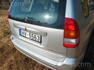 Grey Mitsubishi Space Star 1999 in Riga, with an engine capacity of 1.80 L and mileage of 147 thousand km for 300 €, photo 6 on AUTOMOTO.COM.LV