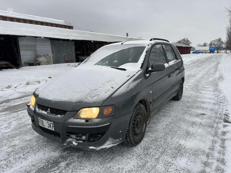 Pelēks Mitsubishi Space Star 2002 Kauņa, ar dzinēja tilpumu 1.58 L un nobraukumu 230 tūkst. km par 850 €, foto 1 vietnē AUTOMOTO.COM.LV