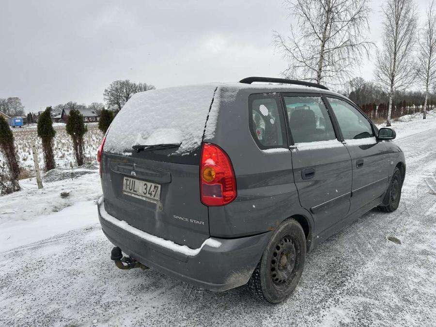 Pelēks Mitsubishi Space Star 2002 Kauņa, ar dzinēja tilpumu 1.58 L un nobraukumu 230 tūkst. km par 850 €, foto 3 vietnē AUTOMOTO.COM.LV