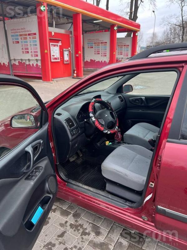 Sarkans Mitsubishi Space Star 2002 Rīga, ar dzinēja tilpumu 1.80 L un nobraukumu 112 tūkst. km par 1200 €, foto 5 vietnē AUTOMOTO.COM.LV