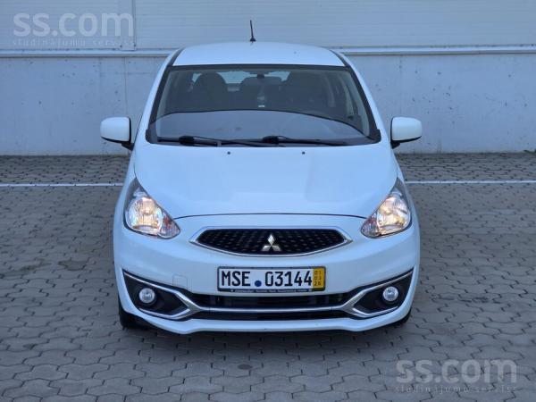 White Mitsubishi Space Star 2018 in Riga, with an engine capacity of 1.00 L and mileage of 90 thousand km for 5200 €, photo 4 on AUTOMOTO.COM.LV