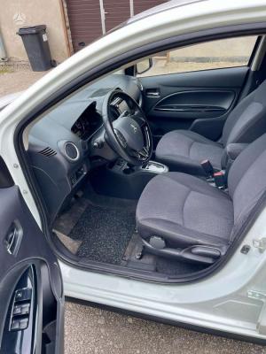 White Mitsubishi Space Star 2018 in Telschi, with an engine capacity of 1.19 L and mileage of 154 thousand km for 6300 €, photo 11 on AUTOMOTO.COM.LV