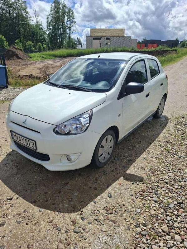 Balts Mitsubishi Space Star 2014 Viļņa, ar dzinēja tilpumu 1.00 L un nobraukumu 140 tūkst. km par 1750 €, foto 1 vietnē AUTOMOTO.COM.LV