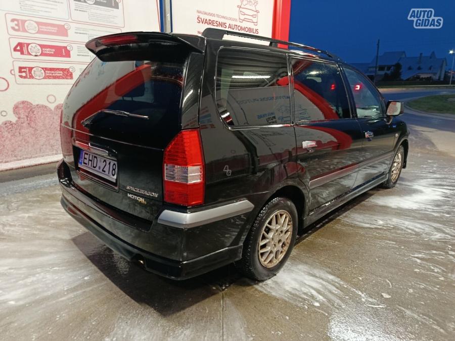Black Mitsubishi Space Wagon 2005 in Siauliai, with an engine capacity of 2.40 L and mileage of 120 thousand km for 1550 €, photo 7 on AUTOMOTO.COM.LV