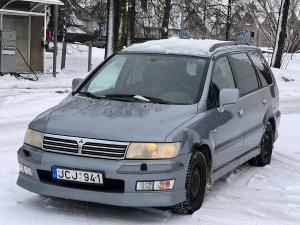 Zils Mitsubishi Space Wagon 2004 Klaipėda, ar dzinēja tilpumu 2.35 L un nobraukumu 324 tūkst. km par 900 €, foto  vietnē AUTOMOTO.COM.LV