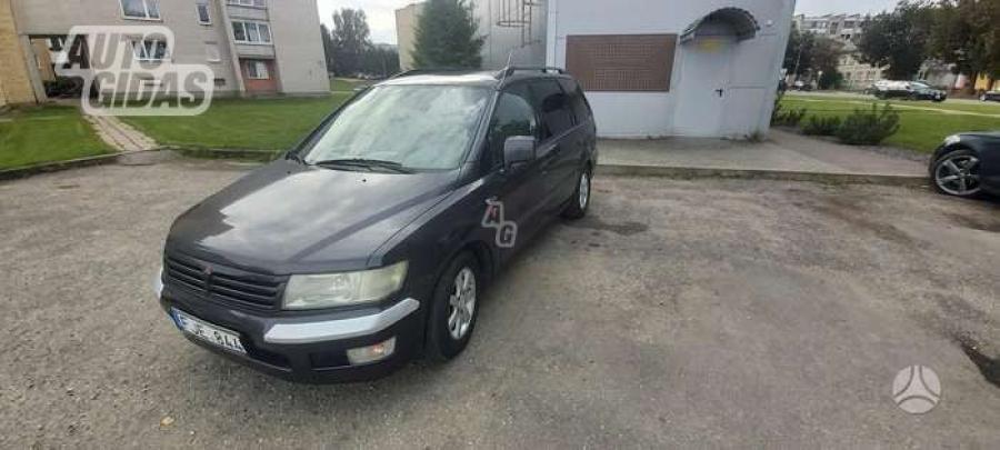 Pelēks Mitsubishi Space Wagon 2001 Utena, ar dzinēja tilpumu 2.00 L un nobraukumu 291 tūkst. km par 800 €, foto 1 vietnē AUTOMOTO.COM.LV