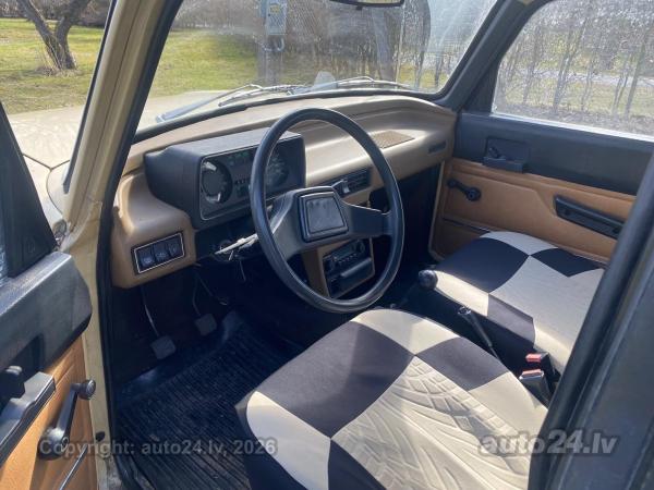 Smilšu krāsa Moskvych / AZLK 2140 1986 Tartu, ar dzinēja tilpumu 1.50 L un nobraukumu 63 tūkst. km par 1990 €, foto 5 vietnē AUTOMOTO.COM.LV