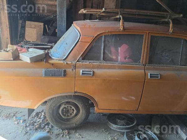 Orange Moskvich / AZLK 2140 1980 in Riga, with an engine capacity of 1.50 L and mileage of 500 thousand km for 800 €, photo 1 on AUTOMOTO.COM.LV