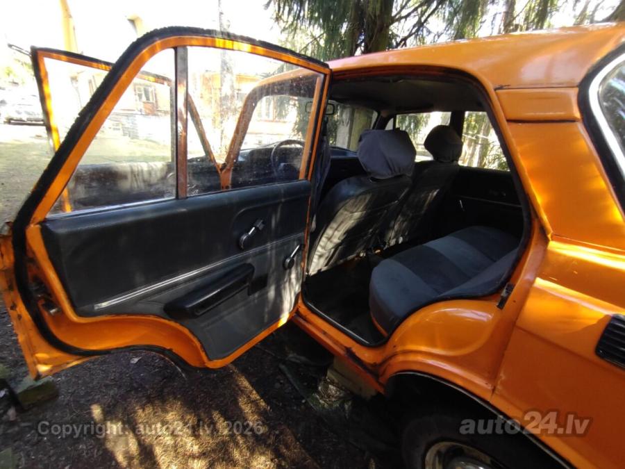 Oranžs Moskvych / AZLK 2140 1979 Tallina, ar dzinēja tilpumu 1.50 L un nobraukumu 120 tūkst. km par 2200 €, foto 6 vietnē AUTOMOTO.COM.LV