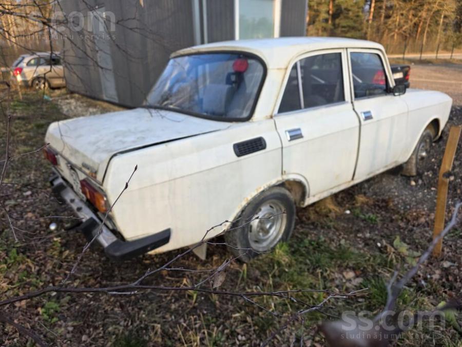 White Moskvich / AZLK 2140 1987 in Riga, with an engine capacity of 1.50 L and mileage of 100 thousand km for 550 €, photo 4 on AUTOMOTO.COM.LV