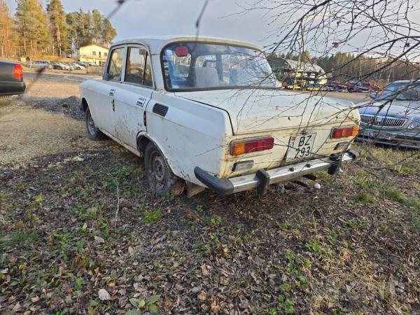 Balts Moskvych / AZLK 2140 1987 Rīga, ar dzinēja tilpumu 1.50 L un nobraukumu 100 tūkst. km par 550 €, foto 5 vietnē AUTOMOTO.COM.LV