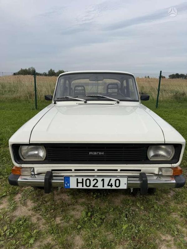Balts Moskvych / AZLK 2140 1988 Anykščiai, ar dzinēja tilpumu 1.50 L un nobraukumu 80 tūkst. km par 2999 €, foto 4 vietnē AUTOMOTO.COM.LV