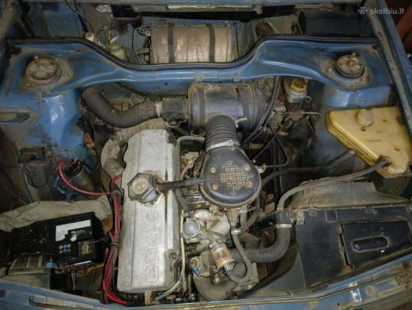 Zils Moskvych / AZLK 2141 1994 Kauņa, ar dzinēja tilpumu 1.70 L un nobraukumu 37 tūkst. km par 700 €, foto 2 vietnē AUTOMOTO.COM.LV