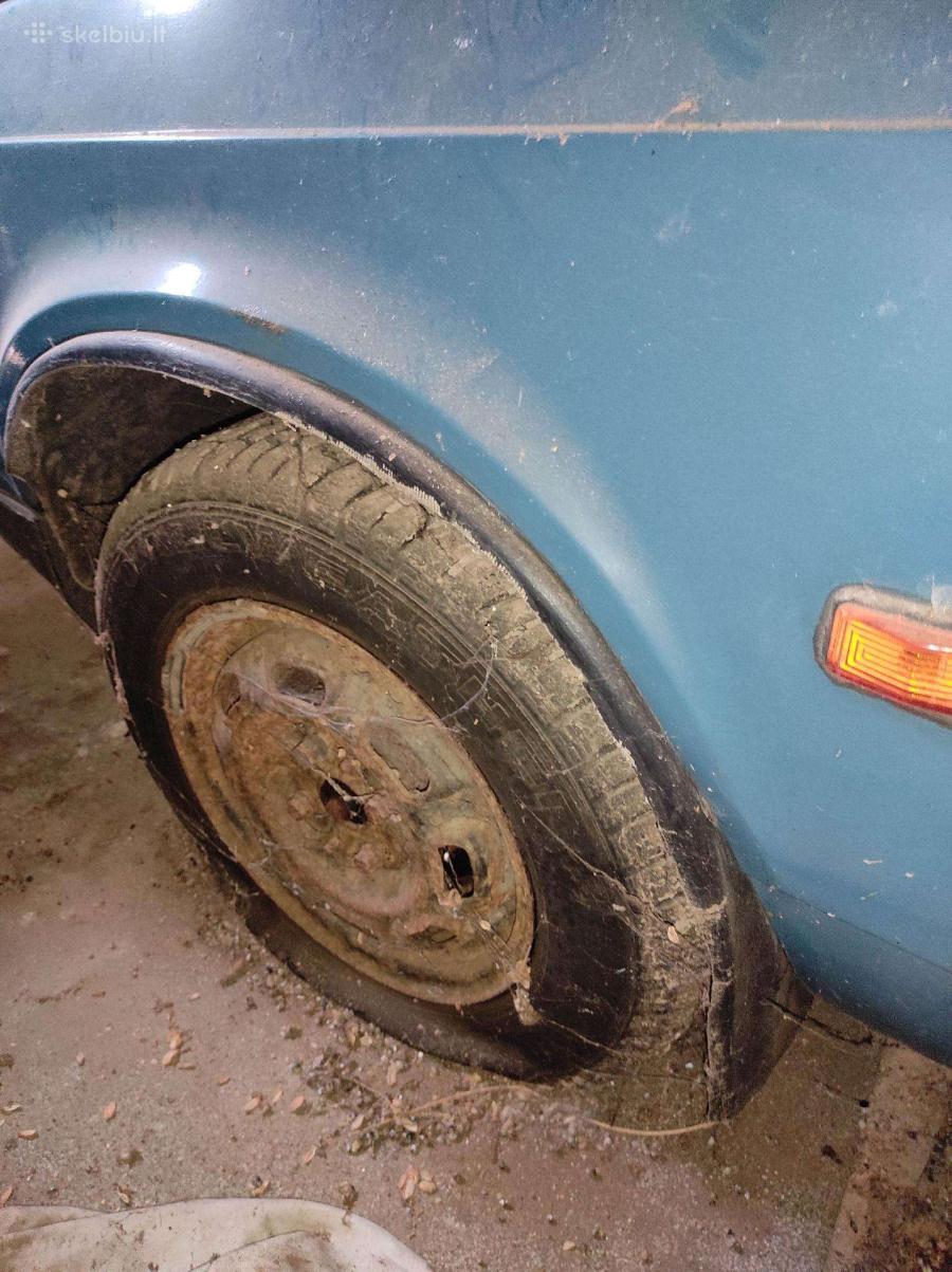 Zils Moskvych / AZLK 2141 1994 Kauņa, ar dzinēja tilpumu 1.70 L un nobraukumu 37 tūkst. km par 700 €, foto 7 vietnē AUTOMOTO.COM.LV