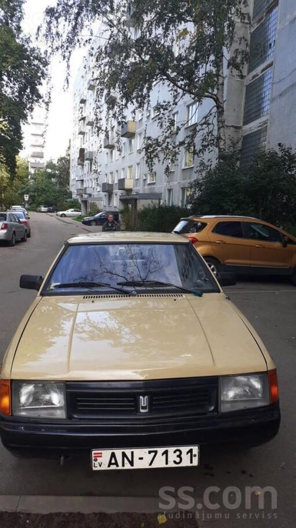 Brūns Moskvych / AZLK 2141 1990 Rīga, ar dzinēja tilpumu 1.60 L un nobraukumu 106 tūkst. km par 4500 €, foto 6 vietnē AUTOMOTO.COM.LV