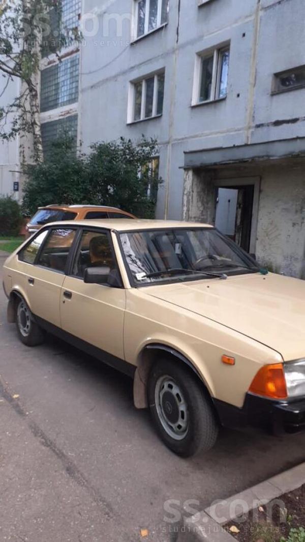 Brūns Moskvych / AZLK 2141 1990 Rīga, ar dzinēja tilpumu 1.60 L un nobraukumu 106 tūkst. km par 4900 €, foto 1 vietnē AUTOMOTO.COM.LV