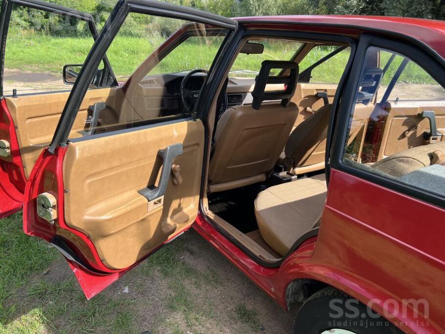 Red Moskvich / AZLK 2141 1990 in Riga, with an engine capacity of 1.50 L and mileage of 34 thousand km for 3000 €, photo 4 on AUTOMOTO.COM.LV