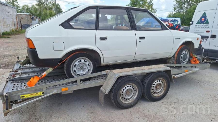 White Moskvich / AZLK 2141 1990 in Riga, with an engine capacity of 1.60 L and mileage of 100 thousand km for 1000 €, photo 3 on AUTOMOTO.COM.LV