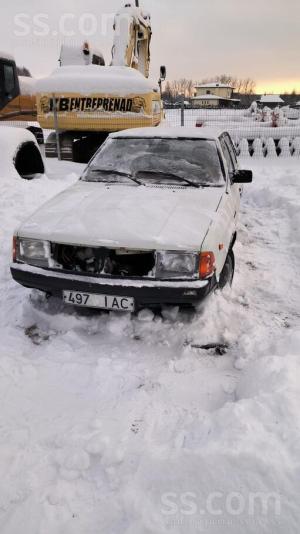 White Moskvich / AZLK 2141 1990 in Riga, with an engine capacity of 1.60 L and mileage of 100 thousand km for 1000 €, photo 6 on AUTOMOTO.COM.LV