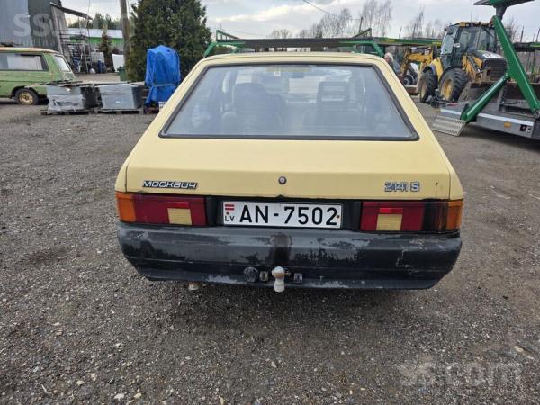 Yellow Moskvich / AZLK 2141 1990 in Riga, with an engine capacity of 1.50 L and mileage of 12 thousand km for 850 €, photo 6 on AUTOMOTO.COM.LV
