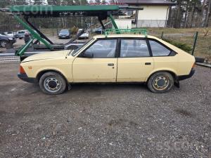 Yellow Moskvich / AZLK 2141 1990 in Riga, with an engine capacity of 1.50 L and mileage of 12 thousand km for 850 €, photo 8 on AUTOMOTO.COM.LV