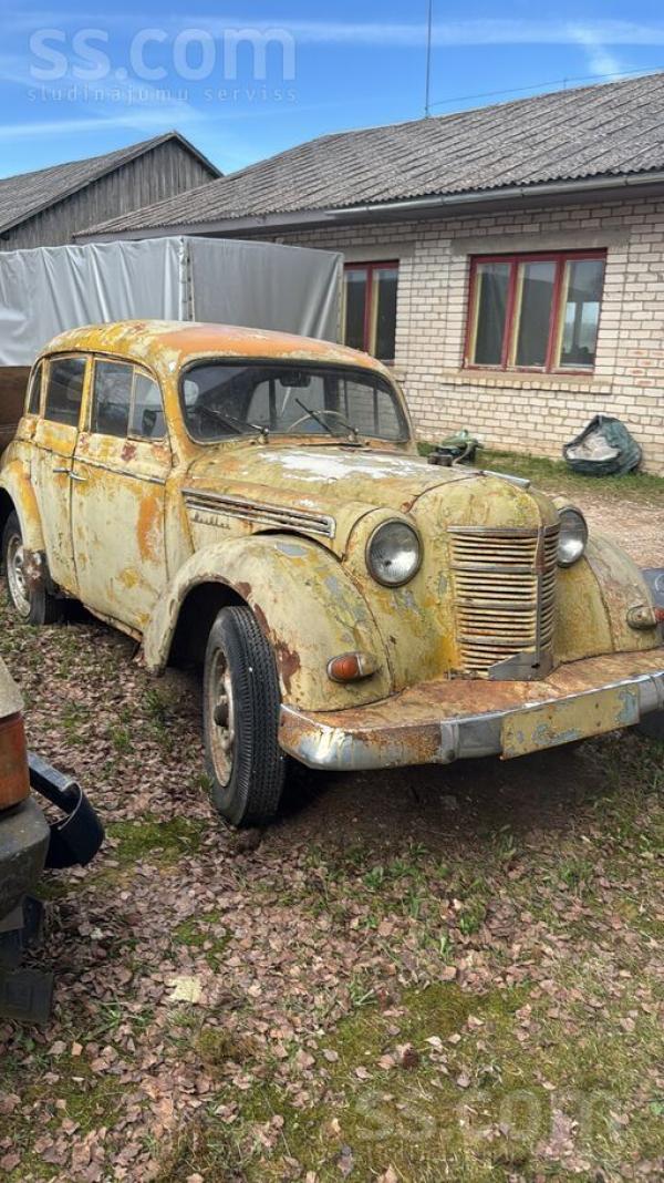 Dzeltens Moskvych / AZLK 401 1952 Liepāja, ar dzinēja tilpumu 1.50 L un nobraukumu 28 tūkst. km par 800 €, foto 1 vietnē AUTOMOTO.COM.LV