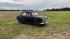 Melns Moskvych / AZLK 407 1957 Viļņa, ar dzinēja tilpumu 1.30 L un nobraukumu 75 tūkst. km par 750 €, foto 2 vietnē AUTOMOTO.COM.LV
