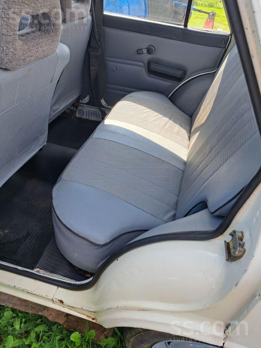 Brūns Moskvych / AZLK 412 1990 Preiļi, ar dzinēja tilpumu 1.50 L un nobraukumu 36 tūkst. km par 800 €, foto 9 vietnē AUTOMOTO.COM.LV