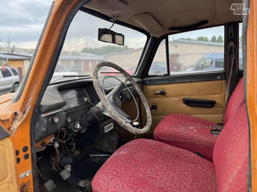 Pelēks Moskvych / AZLK 412 1981 Šauļi, ar dzinēja tilpumu 1.40 L un nobraukumu 111 tūkst. km par 1350 €, foto 11 vietnē AUTOMOTO.COM.LV