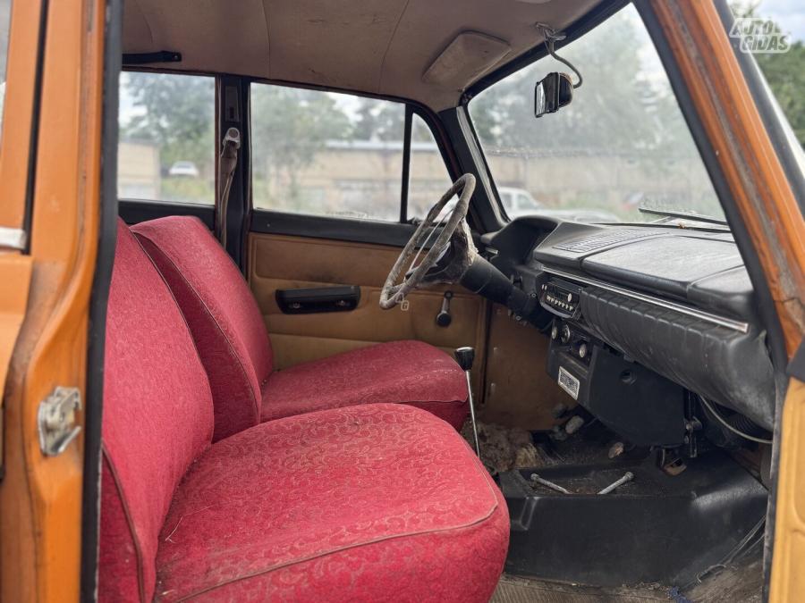 Pelēks Moskvych / AZLK 412 1981 Šauļi, ar dzinēja tilpumu 1.40 L un nobraukumu 111 tūkst. km par 1350 €, foto 13 vietnē AUTOMOTO.COM.LV