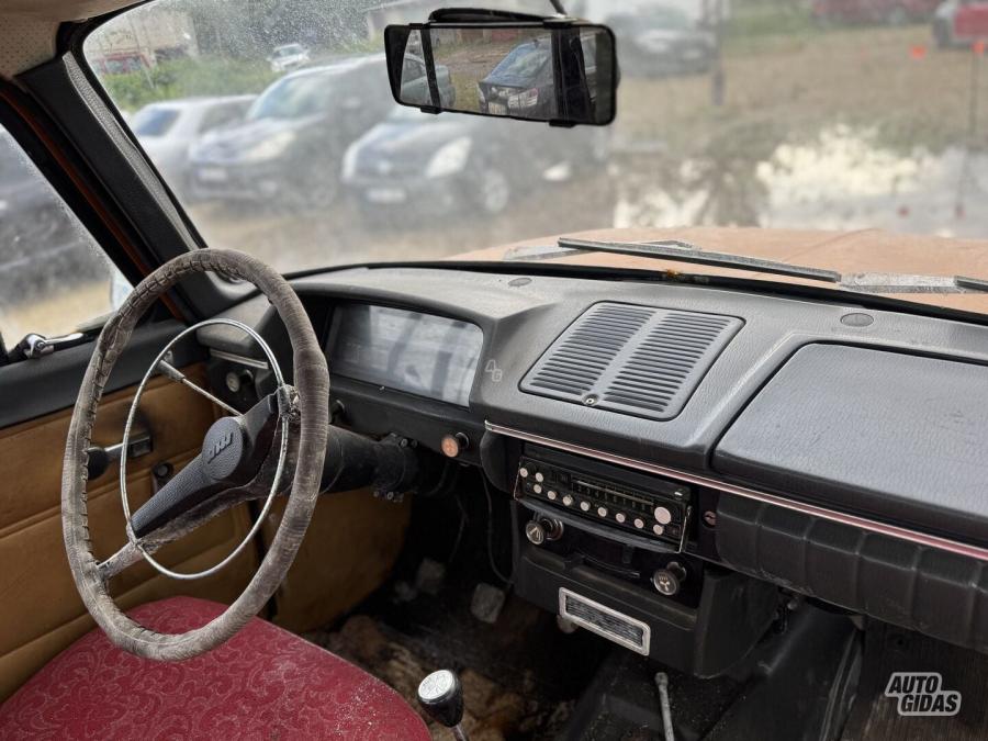 Pelēks Moskvych / AZLK 412 1981 Šauļi, ar dzinēja tilpumu 1.40 L un nobraukumu 111 tūkst. km par 1350 €, foto 14 vietnē AUTOMOTO.COM.LV