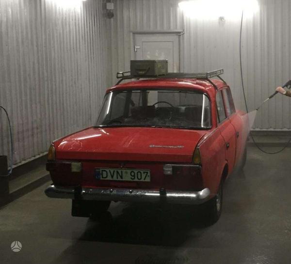 Sarkans Moskvych / AZLK 412 1983 Viļņa, ar dzinēja tilpumu 1.50 L un nobraukumu 100 tūkst. km par 1500 €, foto 7 vietnē AUTOMOTO.COM.LV