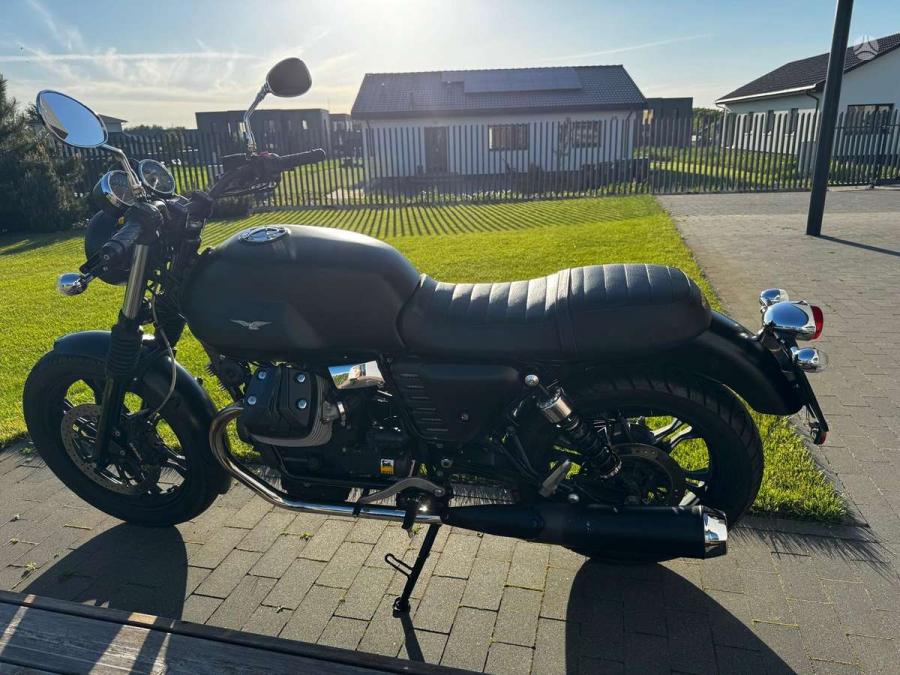 Черный Moto Guzzi V7 2014 в Вильнюс, объемом двигателя 0.75 л и пробегом 13 тыс. км за 3800 €, фото 7 на AUTOMOTO.COM.LV