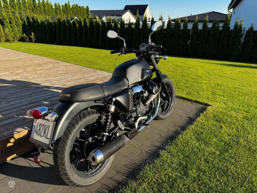 Черный Moto Guzzi V7 2014 в Вильнюс, объемом двигателя 0.75 л и пробегом 13 тыс. км за 3800 €, фото 9 на AUTOMOTO.COM.LV