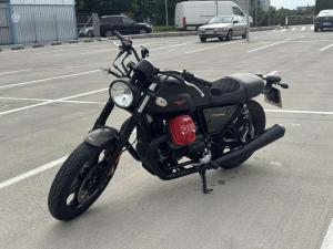 Melns Moto Guzzi V7 2018 Viļņa, ar dzinēja tilpumu 0.74 L un nobraukumu 3 tūkst. km par 6300 €, foto 5 vietnē AUTOMOTO.COM.LV